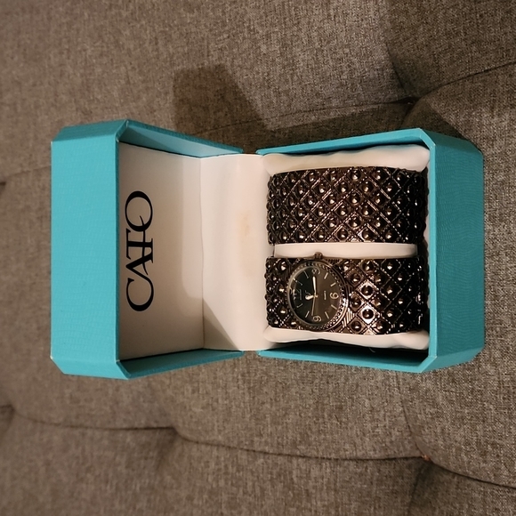Cato | Jewelry | Cato Silver Tone Rhinestone Cuff Watch Womens And ...